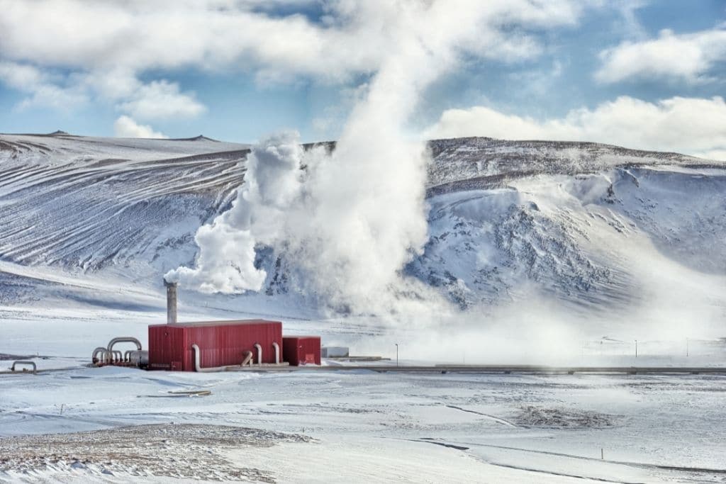 The Main Advantages and Disadvantages of Geothermal Energy | Earth.Org