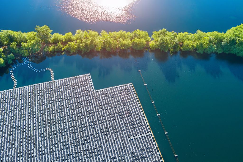 Could Floating Solar Panels Be the New Norm? | Earth.Org