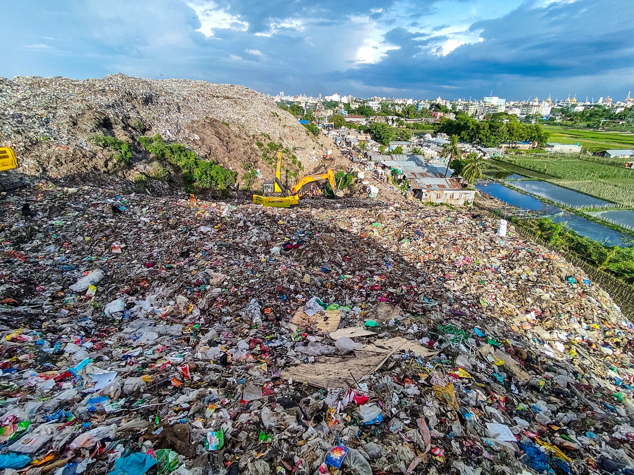 Landfill Waste: What Can We Do to Minimise It? | Earth.Org