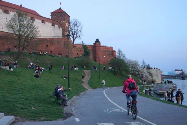 What Is a 15-Minute City? | Earth.Org